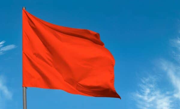 O que é red flag? Entenda o significado e contexto da trend